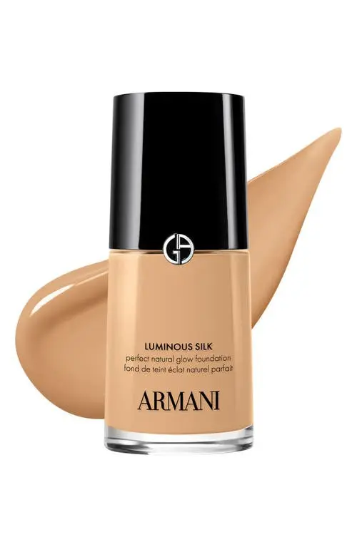 ARMANI BEAUTY Luminous Silk Natural Glow Blurring Foundation With 24-hour Wear - 5.2 Light Medium Warm Peach