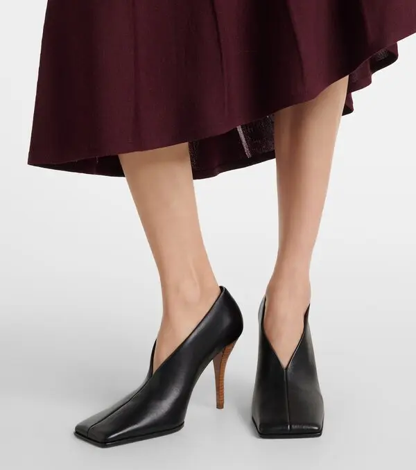 Alaïa Leather Pumps With Ankle Strap - Black