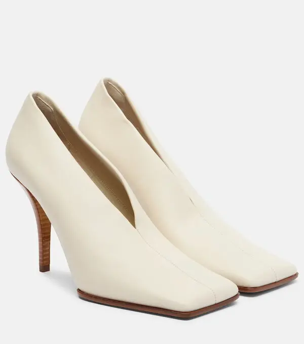 Alaïa 90 Leather Pumps - White