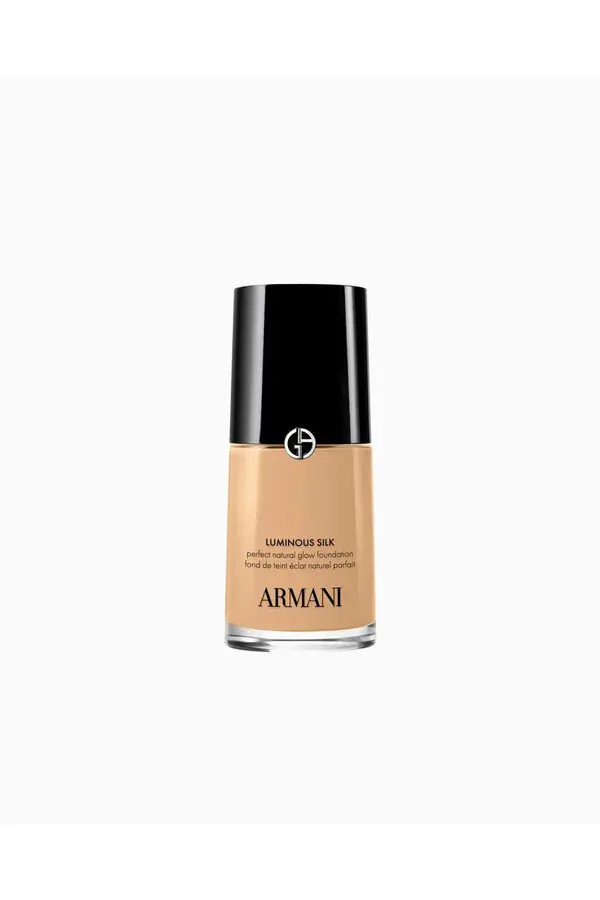 Giorgio Armani 5.2 Light Medium Warm Peach, Luminous Silk Natural Glow Blurring Foundation With 24- Hour Wear - Multicolor