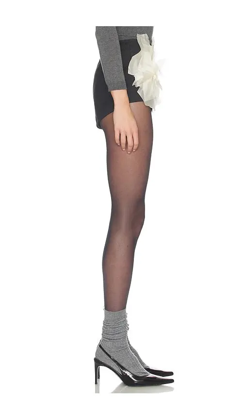 MILKWHITE Floral Accent Short