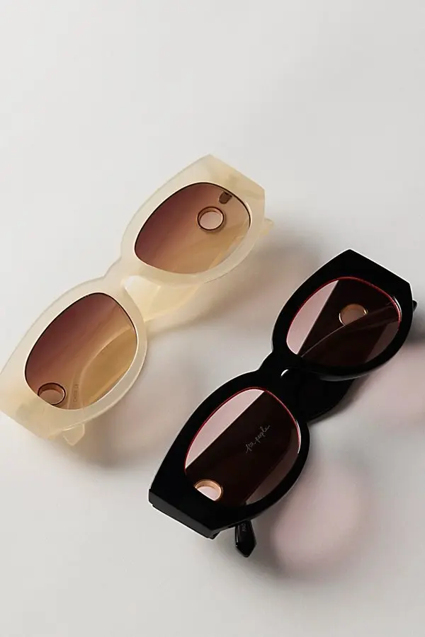 Free People Hailee Round Frame Sunglasses - Black/grapefruit