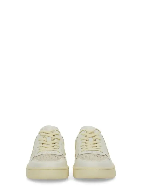VEJA V-10 Sneakers - Nude