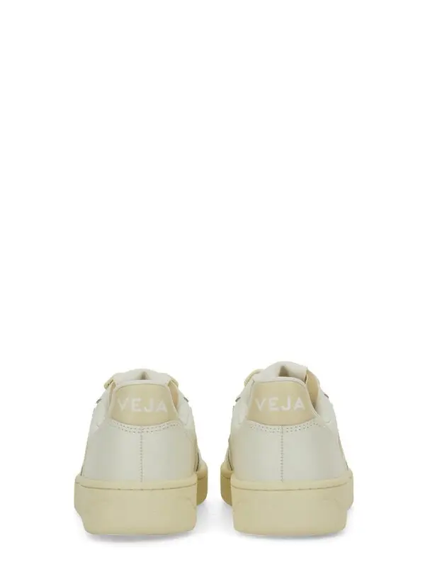 VEJA V-10 Sneakers - Nude