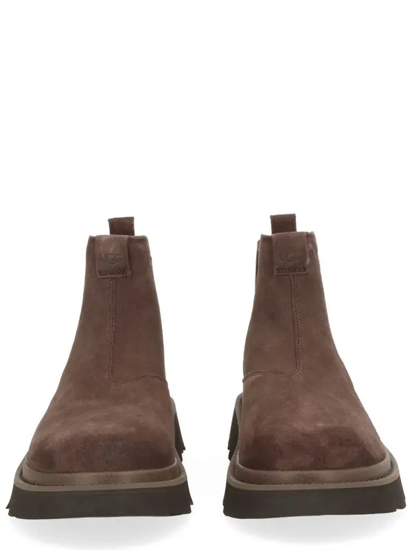 UGG Chelsea Lug Boot - Brown