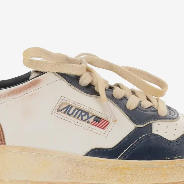 AUTRY Medalist Low Super Vintage Leather Sneakers - Red