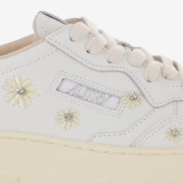 AUTRY Medalist Low Leather Sneakers