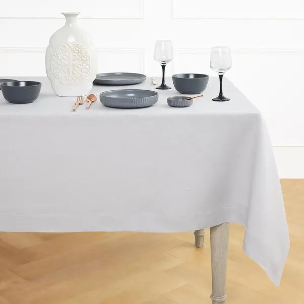SOLINO HOME Linen Tableclothfete - Silver Cloud