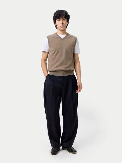 Gobi Cashmere Timeless V-neck Cashmere Vest - Taupe