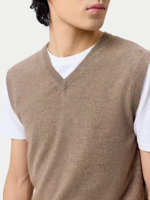 Gobi Cashmere Timeless V-neck Cashmere Vest - Taupe