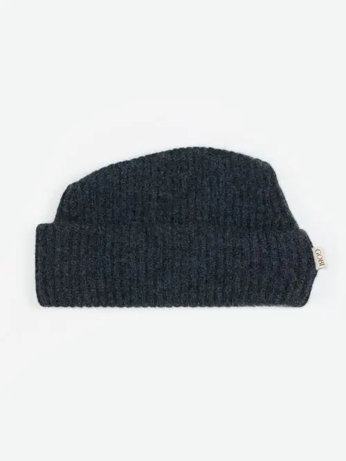 Gobi Cashmere Ribbed Beanie - Charcoal