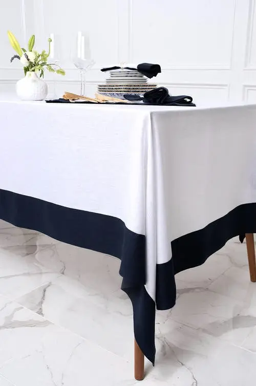 SOLINO HOME Linen Table Throwcontempo - Navy And White