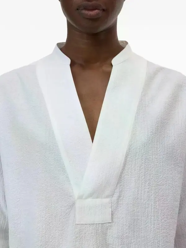 Closed V-neck Shirt