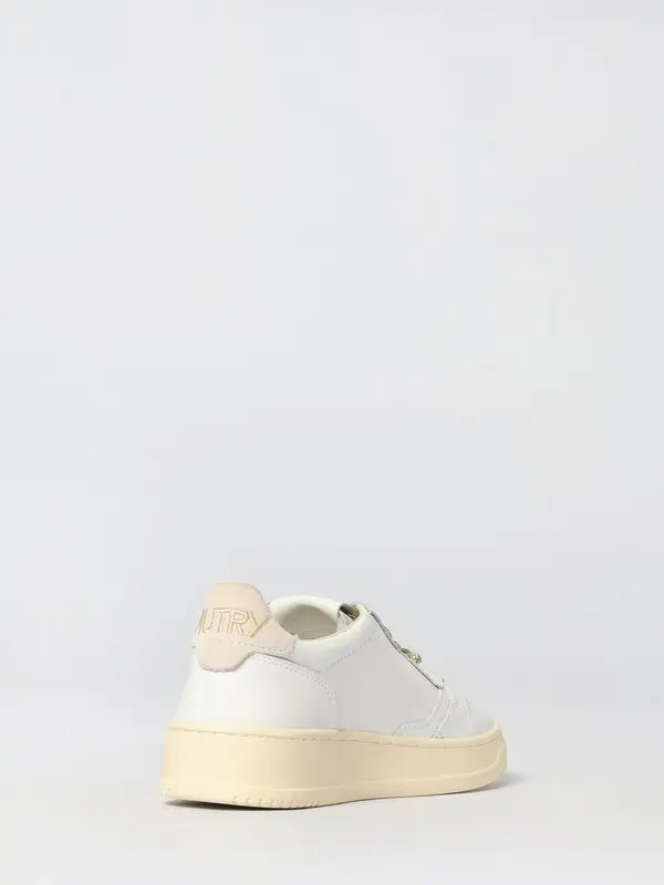 AUTRY Medalist Low Sneakers In Smooth Calf Leather - White