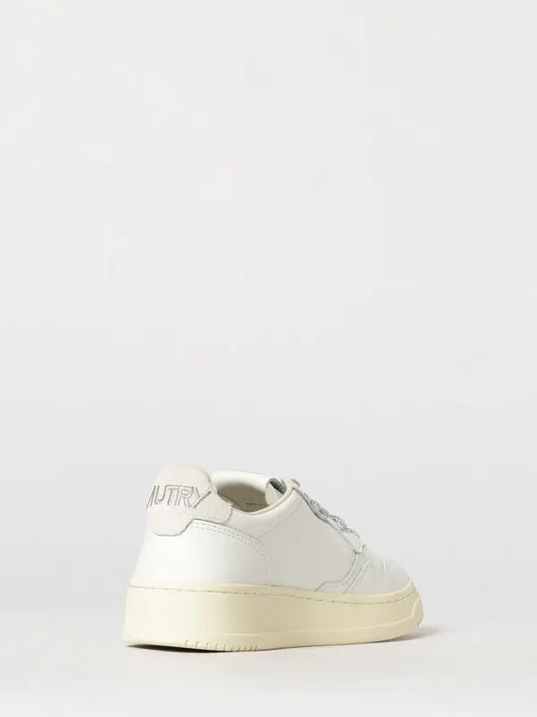 AUTRY Medalist Low Trainers In Smooth Calfskin - White