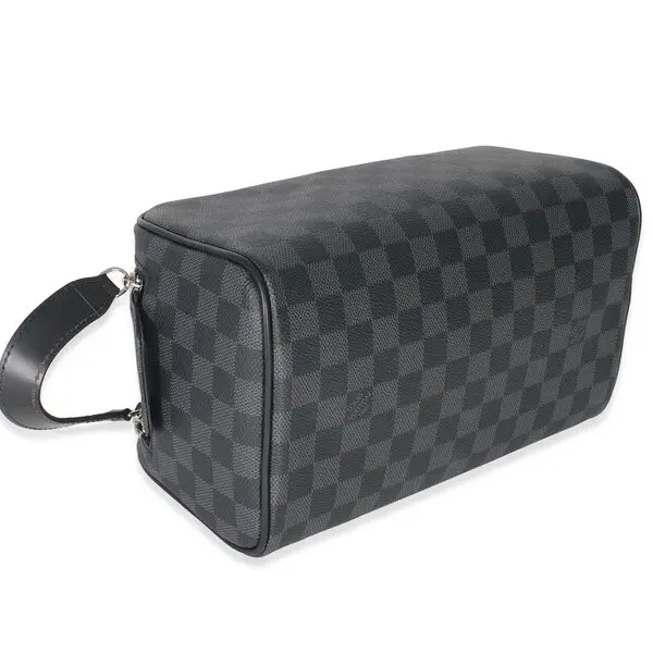 LOUIS VUITTON Damier Graphite Canvas Dopp Kit
