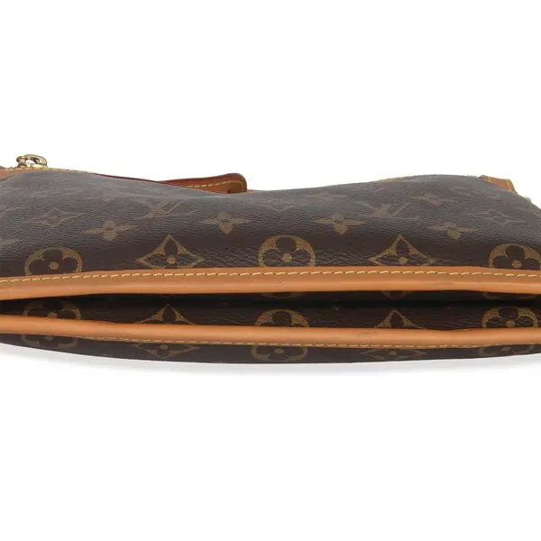 LOUIS VUITTON Monogram Canvas Saumur Messenger Pm