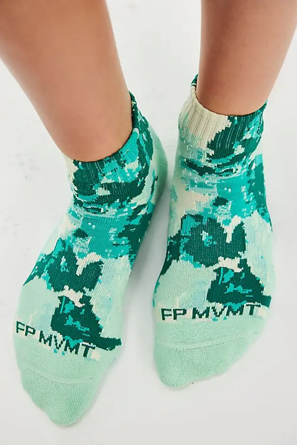 Free People Point Of Print Quarter Crew Socks - Green Camo