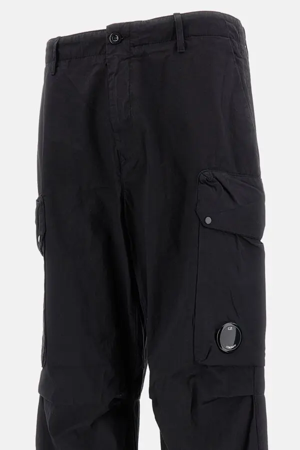 C.P. COMPANY Pantaloni Cargo Boxy Con Lente In Micro-reps - Black