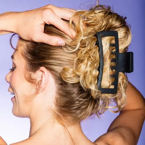 GIMME BEAUTY Rectangle Claw Clip - Black