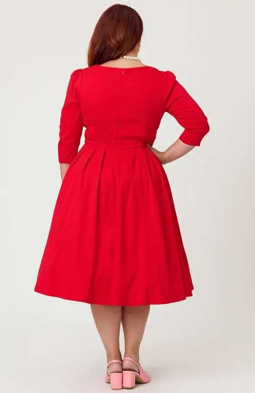 Unique Vintage Sweetheart Neckline Swing Dress