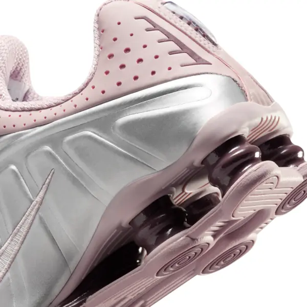 Nike Shox R4 Sneakers - Pink