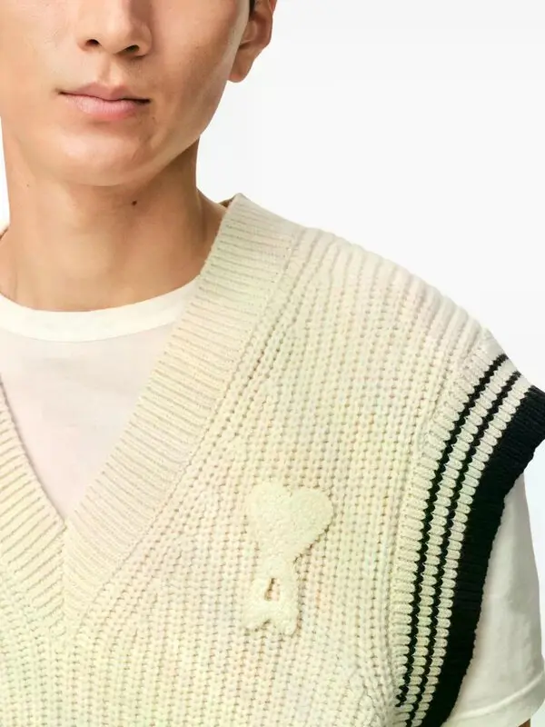 AMI Paris De Coeur V-neck Knitted Vest