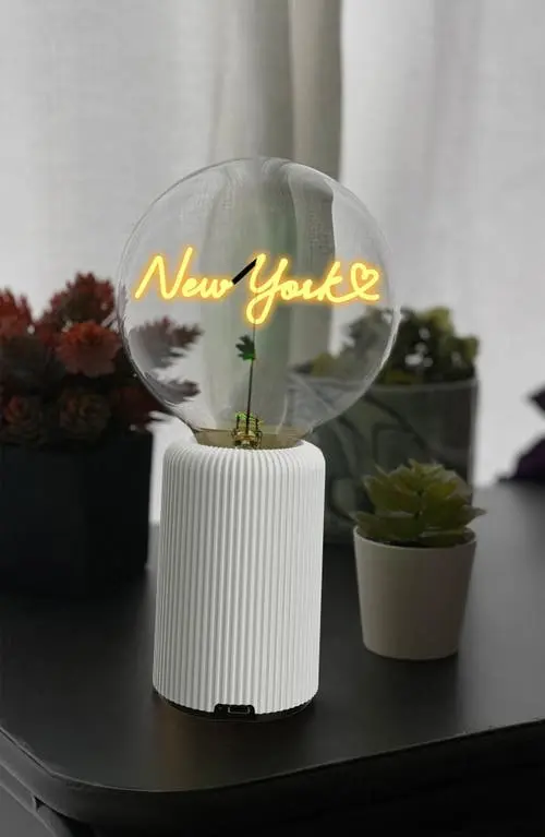 MESSAGE IN THE BULB New York Bulb Portable Table Lamp