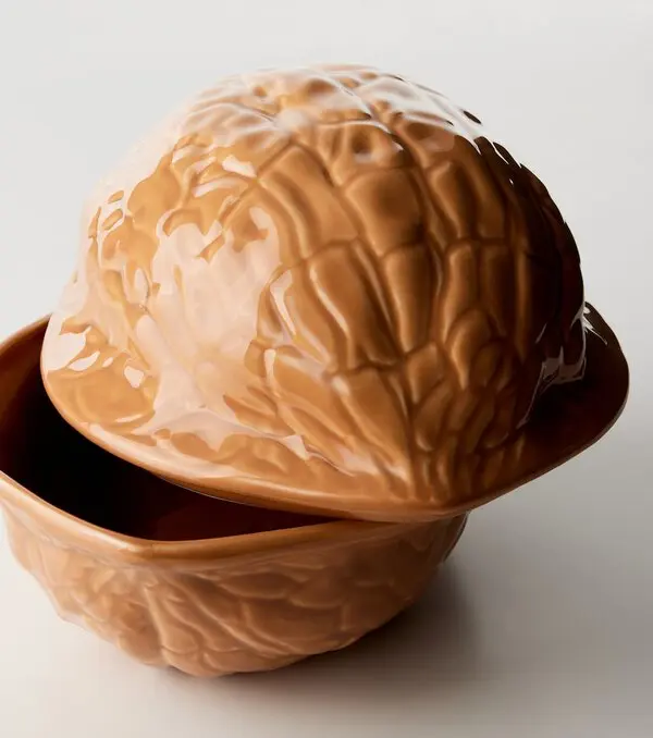 BORDALLO PINHEIRO Nut Large Earthenware Container