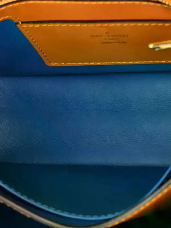 LOUIS VUITTON Pont 9 Bag Leather Crossbody Bag - Orange