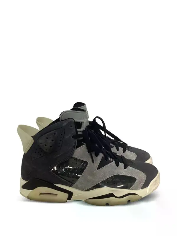 Nike Air Jordan 6 Retro High Top Sneakers
