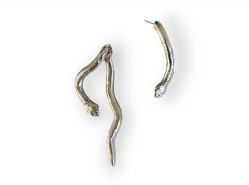 SAINT VAGABOND Silver Serpent Mismatched Drop Earrings