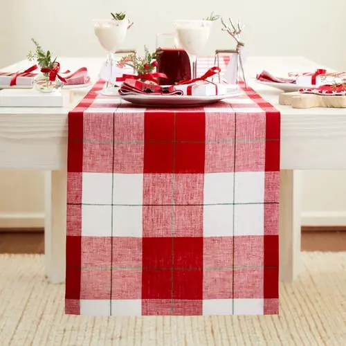 SOLINO HOME Linen Table Runner Plaid - Very Merry