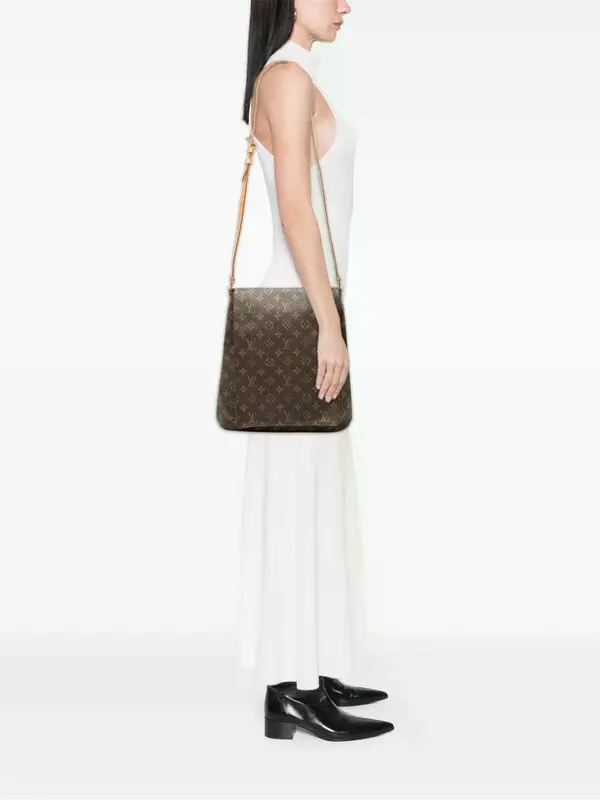 LOUIS VUITTON 2001 Monogram Musette Salsa Gm
