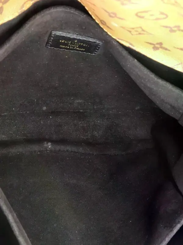 LOUIS VUITTON Pochette Metis Reverse Monogram Canvas - Brown