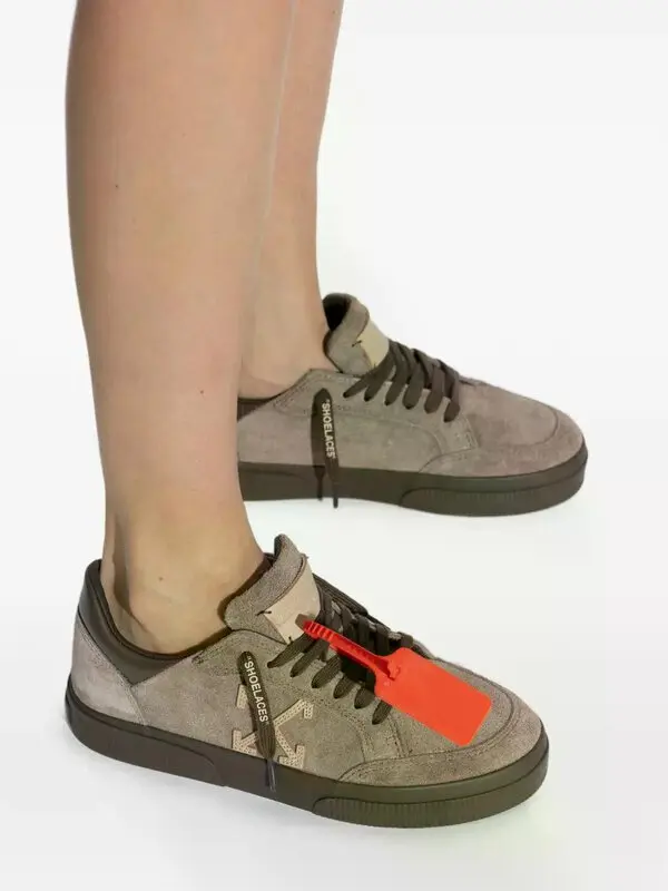 Off-White Low Vulcanized Sneakers