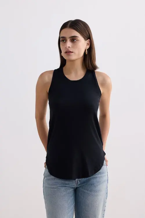 REISTOR Sleeveless Top With Criss-cross Detail