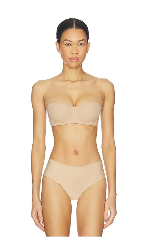SKIMS Fits Everybody Strapless Bra In Beige - Clay