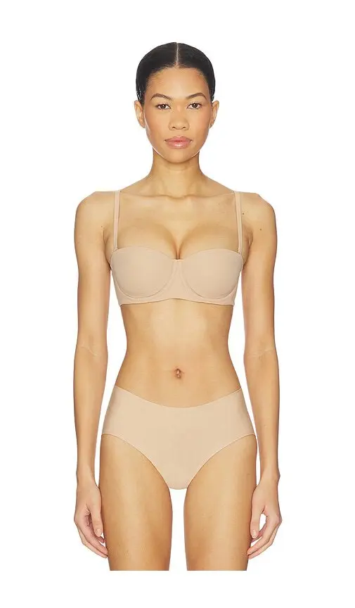 SKIMS Fits Everybody Strapless Bra In Beige