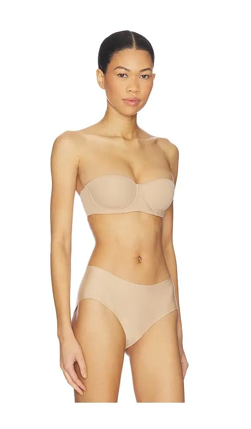 SKIMS Fits Everybody Strapless Bra In Beige