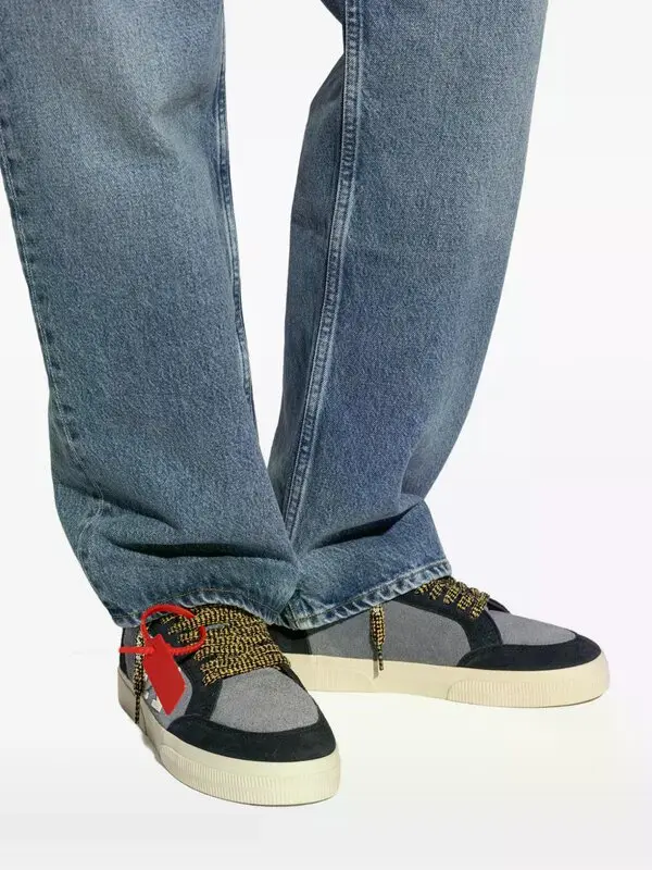 Off-White Arrow-appliqué Sneakers - Grey