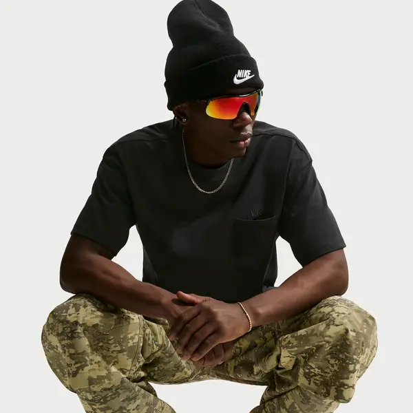 Nike Sportswear Premium Essentials T-shirt - Black
