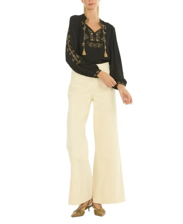 SECRET PON-PON Serah Blouse With Embroidery