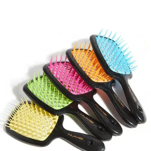 NUME Hair Massage Brush - Magenta