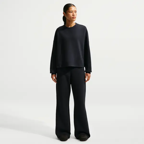 Nike 24.7 Impossiblysoft Dri-fit Oversized Crew-neck Top - Black