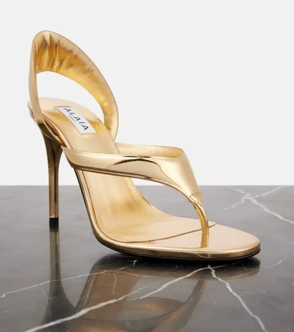 Alaïa Mirrored Leather Thong Sandals - Gold