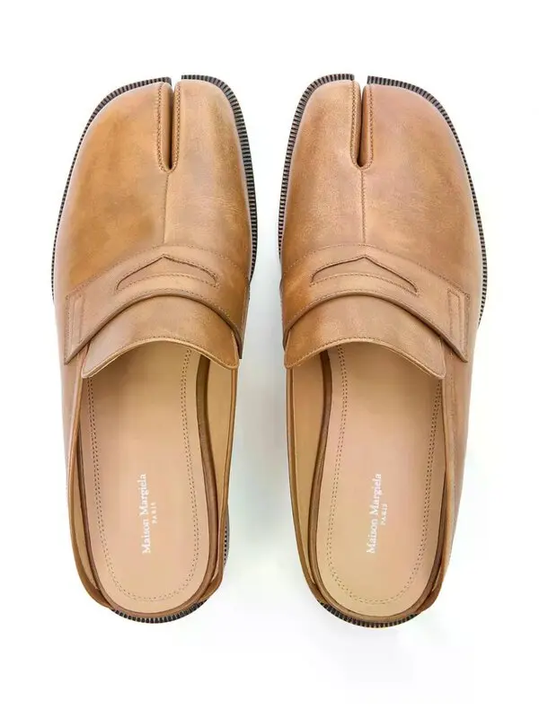 MAISON MARGIELA Tabi Loafer Mules - Neutrals