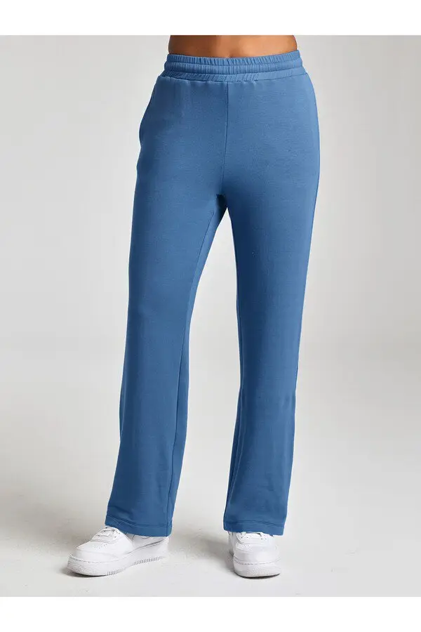 LOSANO Malibu Relaxed Straight Leg Pant - Blue / Navy