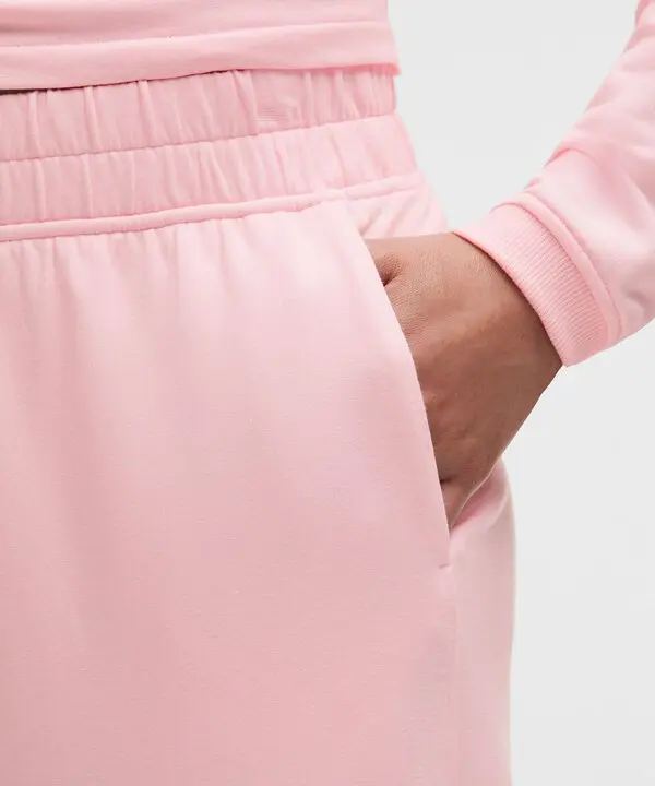 Lululemon Bermuda Mid-rise Shorts - Pink Pearl