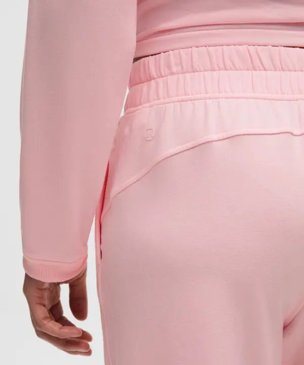Lululemon Bermuda Mid-rise Shorts - Pink Pearl